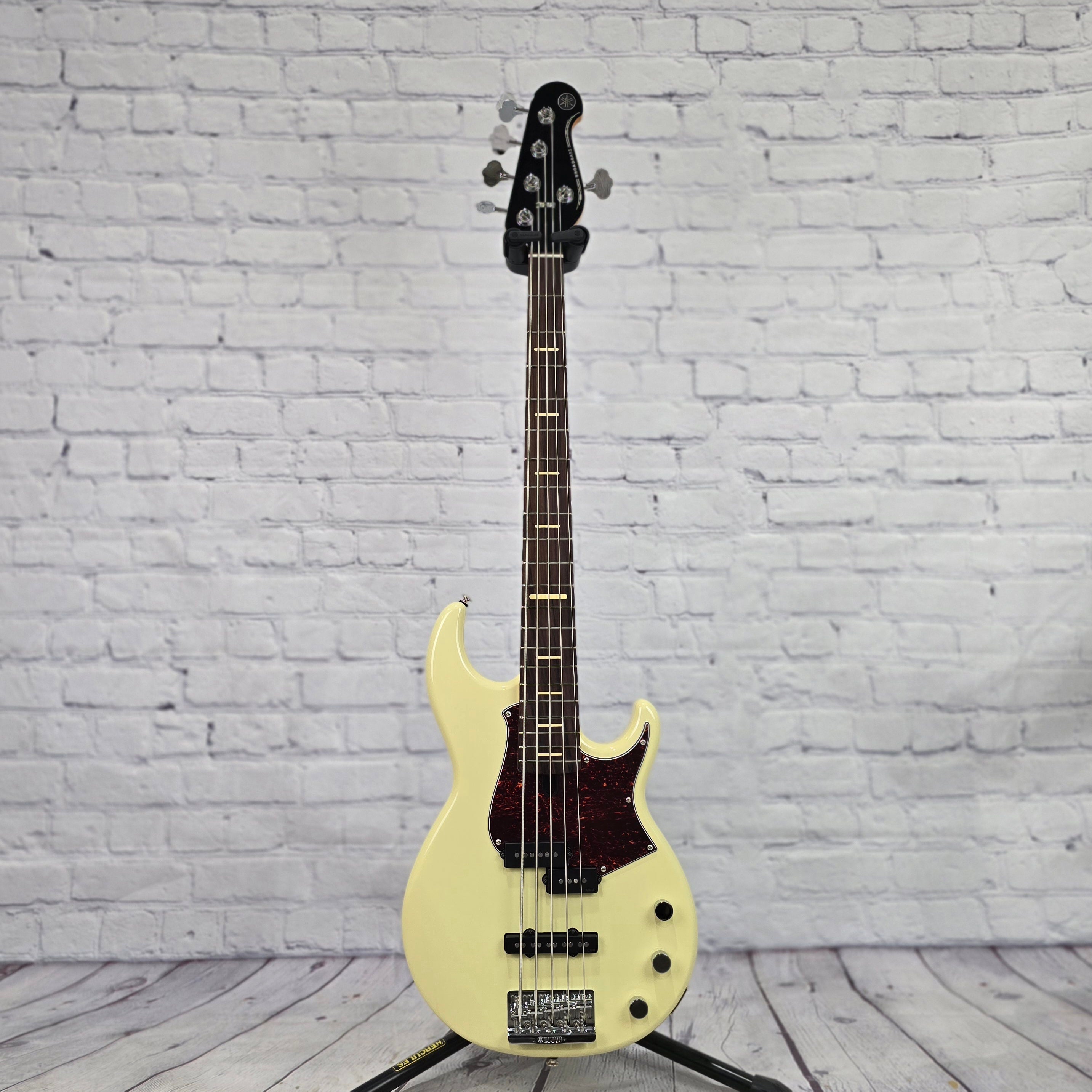 Yamaha BBP35II VW Professional 5 String Bass Guitar Vintage White Japa ...