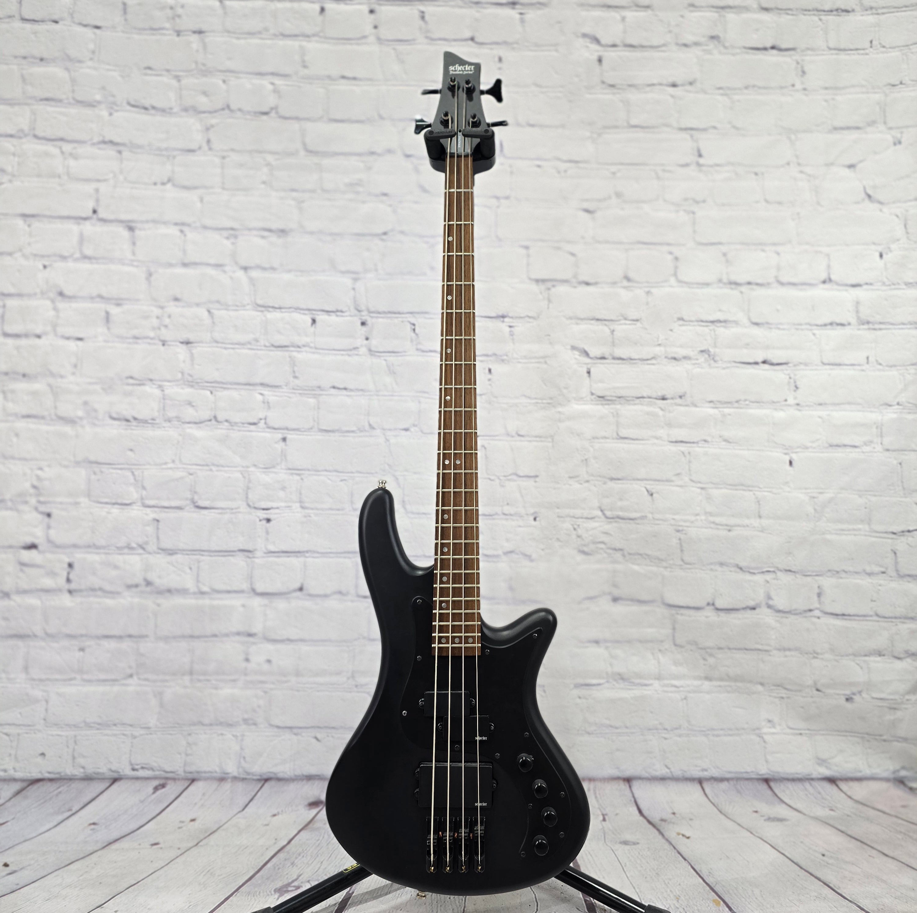 USED Schecter Stiletto Stealth 4 String Bass Matte Black – Guitar Brando
