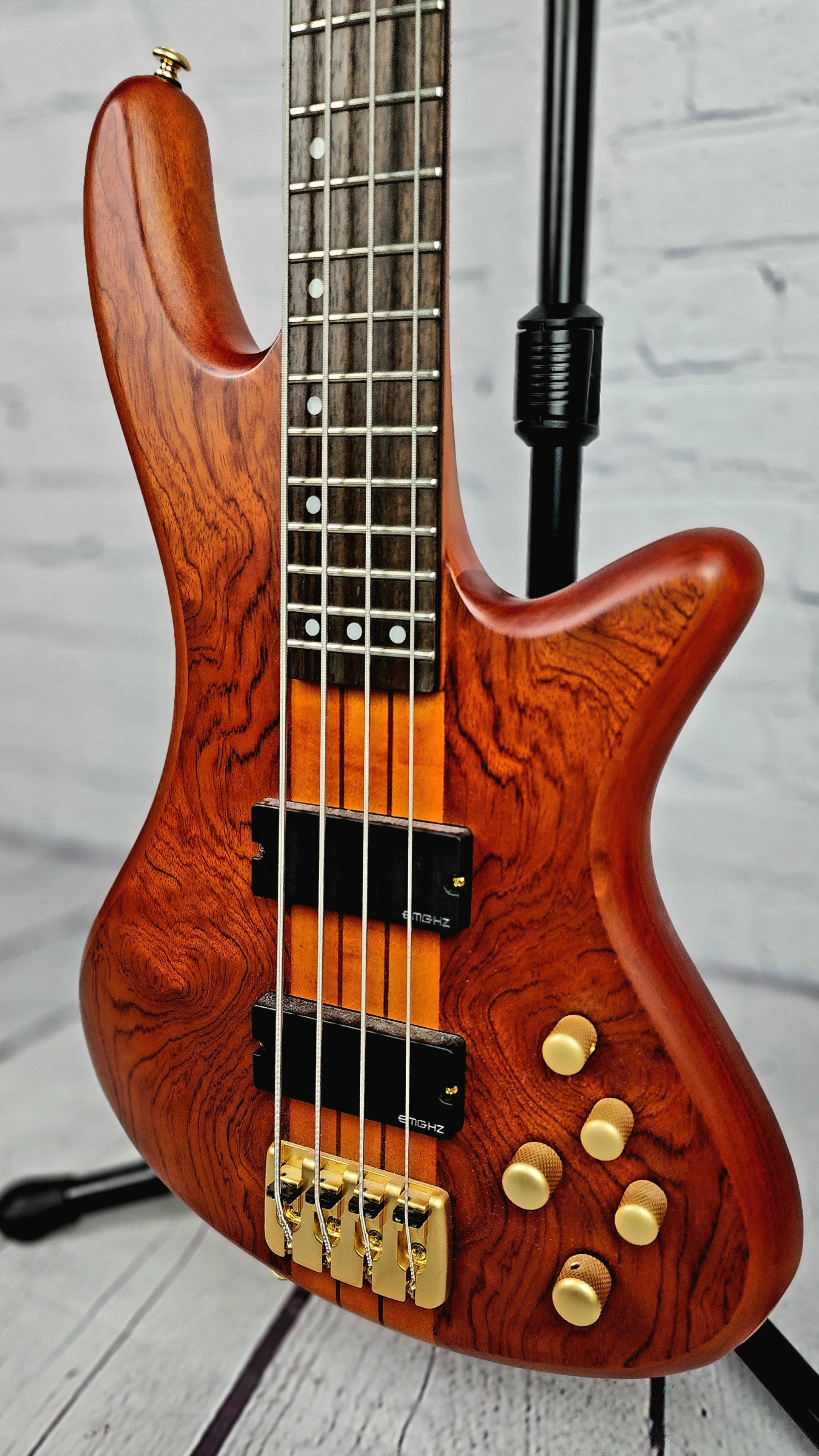 USED Schecter Studio 4 Bass Guitar Honey Satin – Guitar Brando